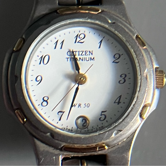 Citizen | Accessories | Vintage Citizen Titanium Wr 5 Date Watch Unisex ...